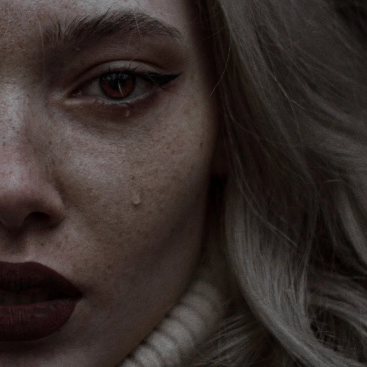 The Whisper: Rave The World.