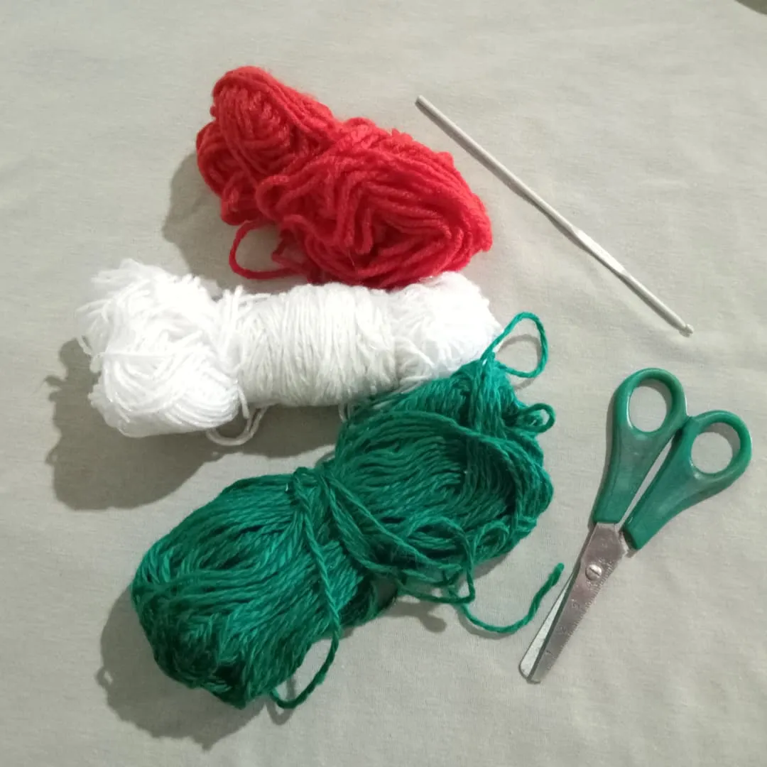 Christmas coasters in crochet fabric// POSA VASO navideño en tejido...