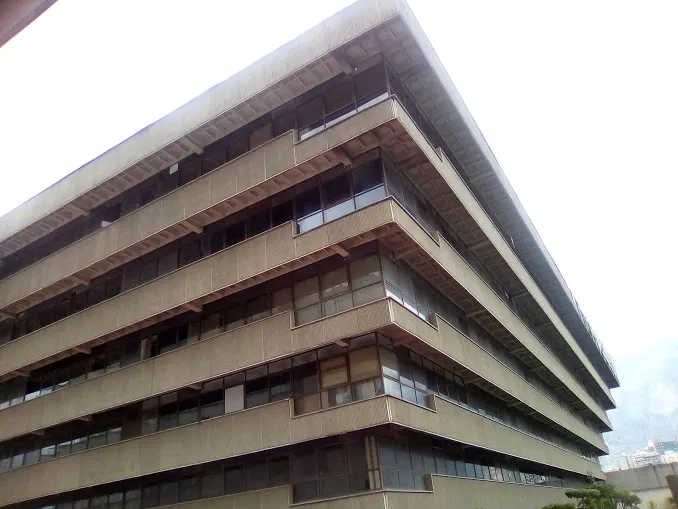 [ENG] In the Inverted Pyramid / [ESP] En la Pirámide Invertida