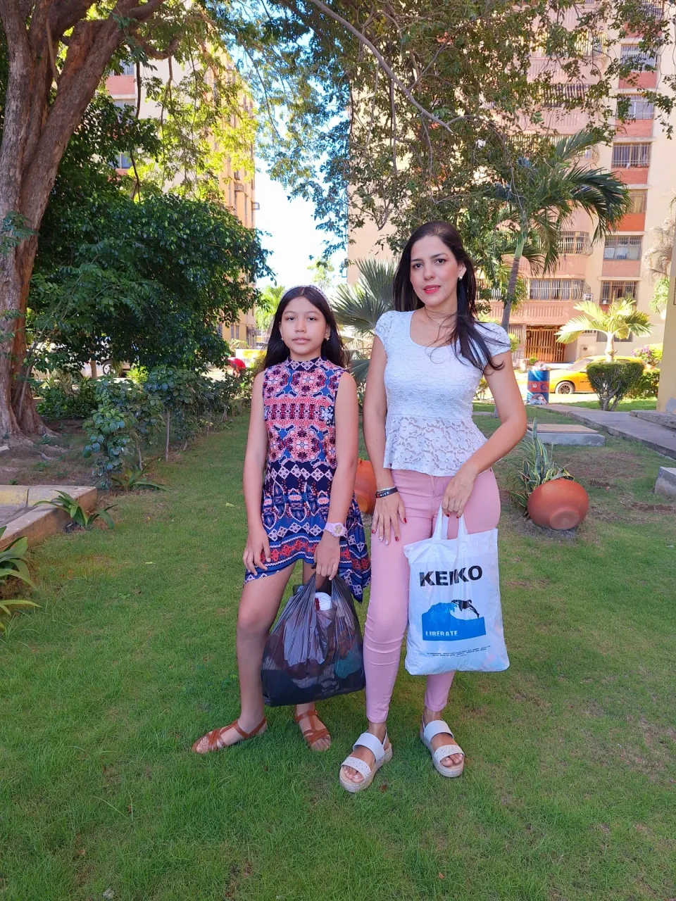 Con ropa donada, fuimos a donar más ropa [Esp/Eng]