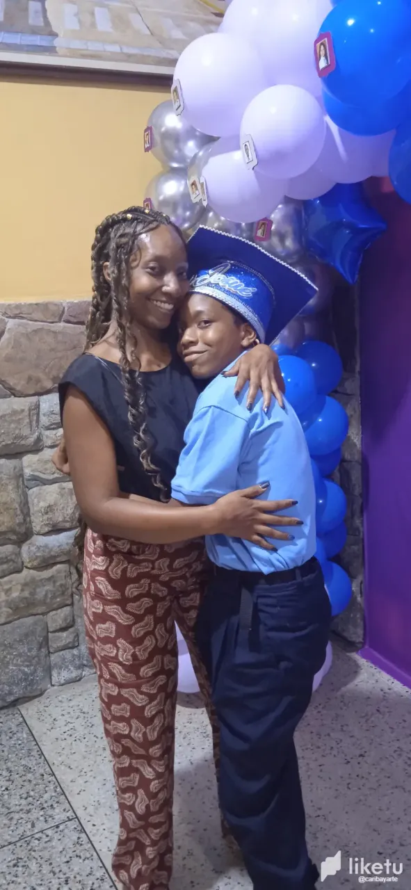 [ENG-ESP] 6th grade graduating class/Promoción de 6to grado