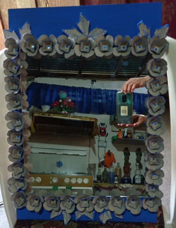 Como Decorar Un Espejo Con Cartón De Huevo- How To Decorate A Mirro...