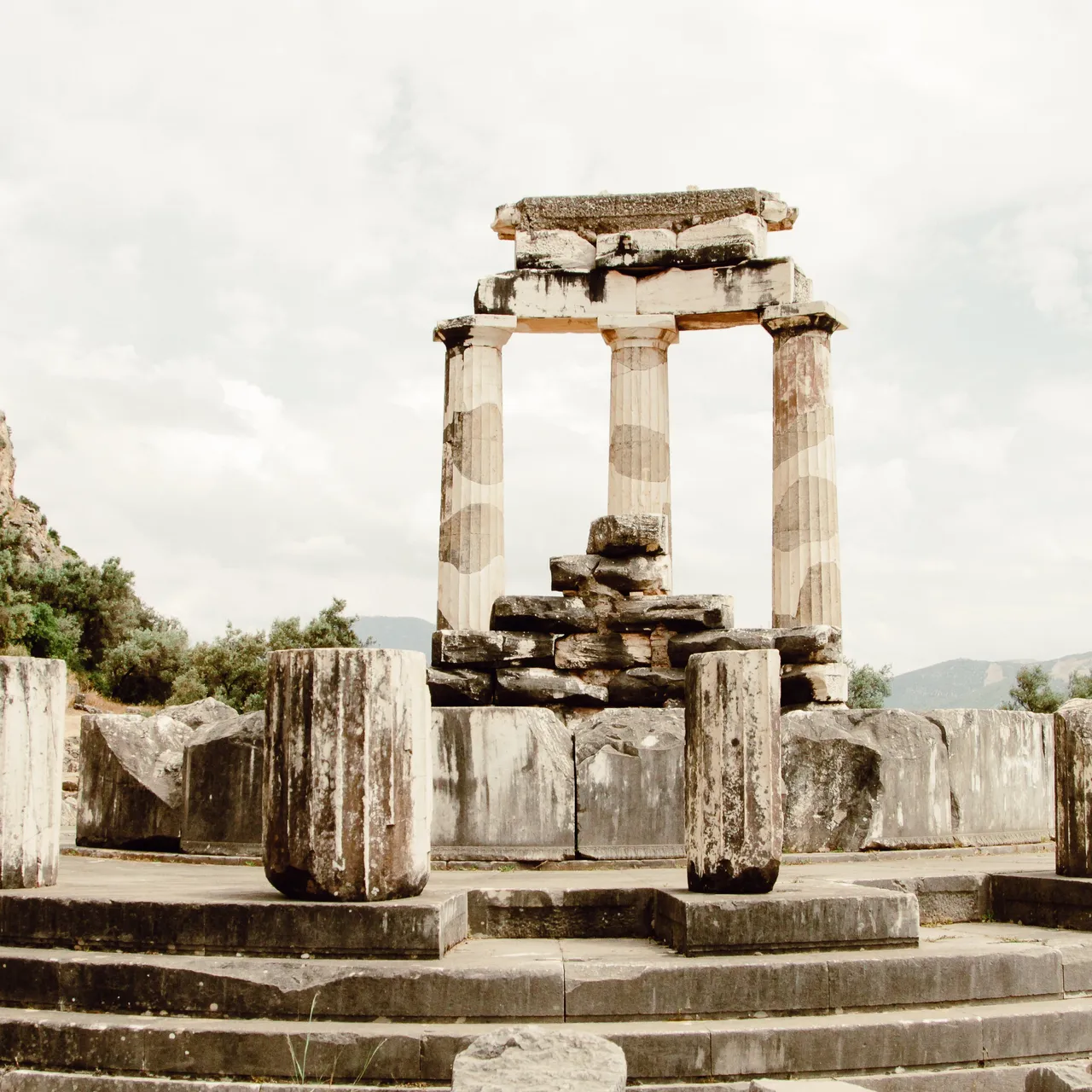 Know Thyself: Two Sides of the Oracle's Coin