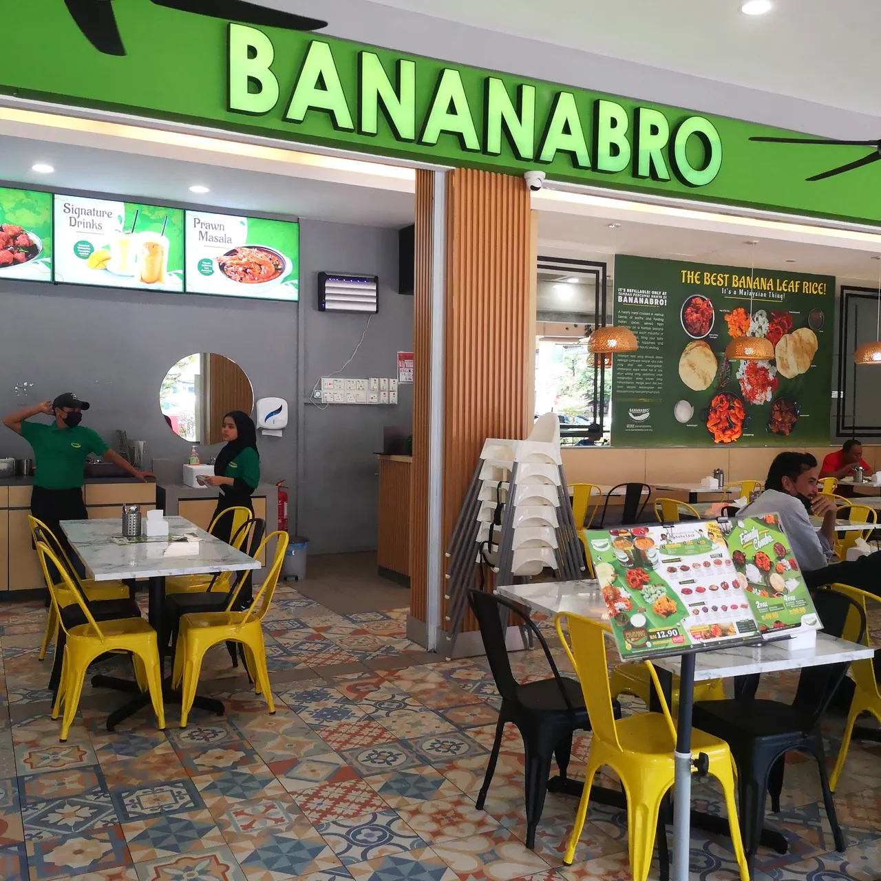 BananaBro At AU2 Aeon the best!