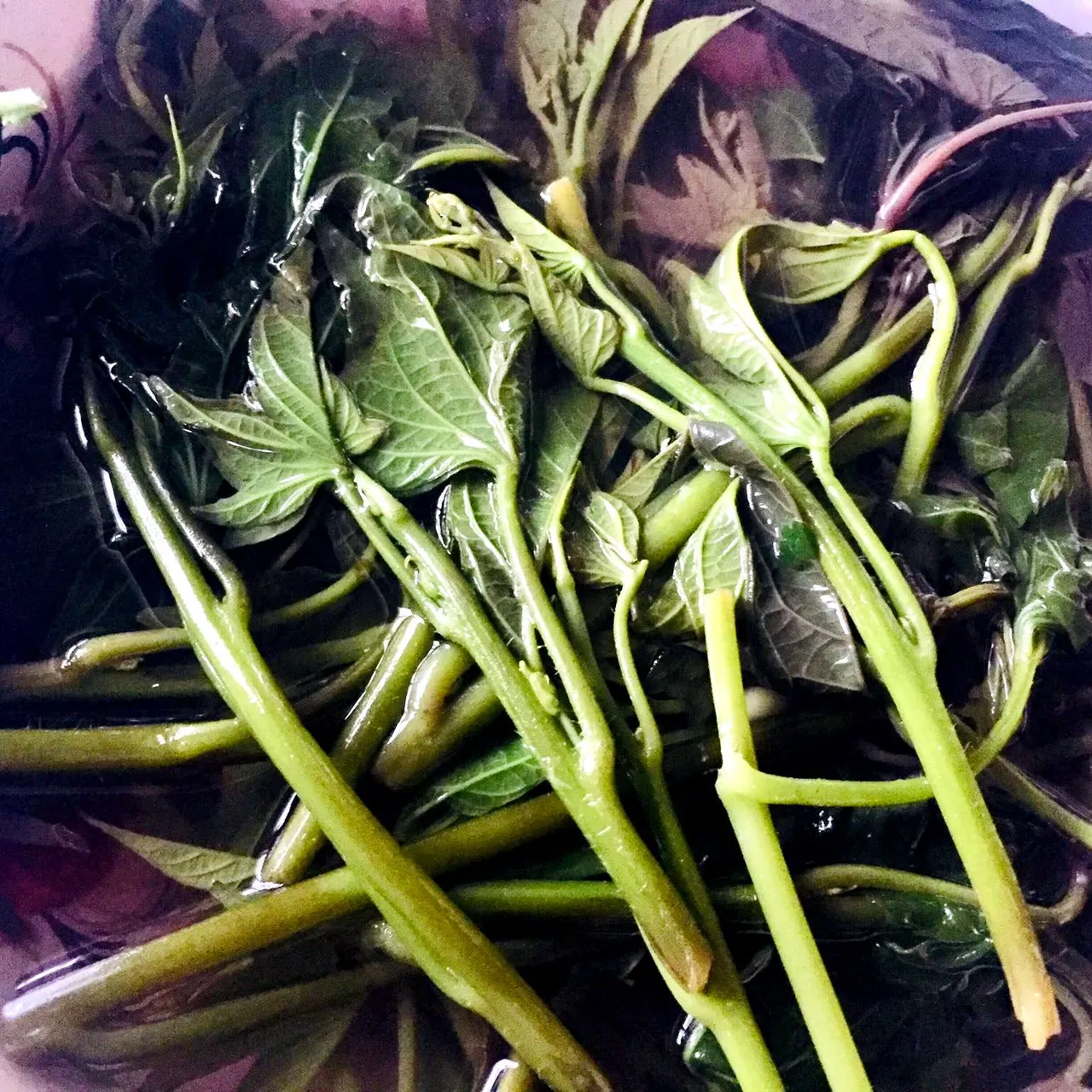 Know Filipino Food: Nilagang Dahon ng Kamote (Simmered Potato Tops)