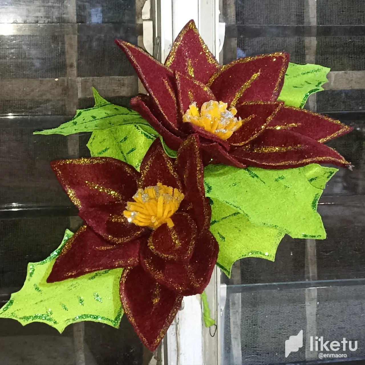 Flores de Fieltros Decoradas con Escarchas// Felt Flowers Decorated...